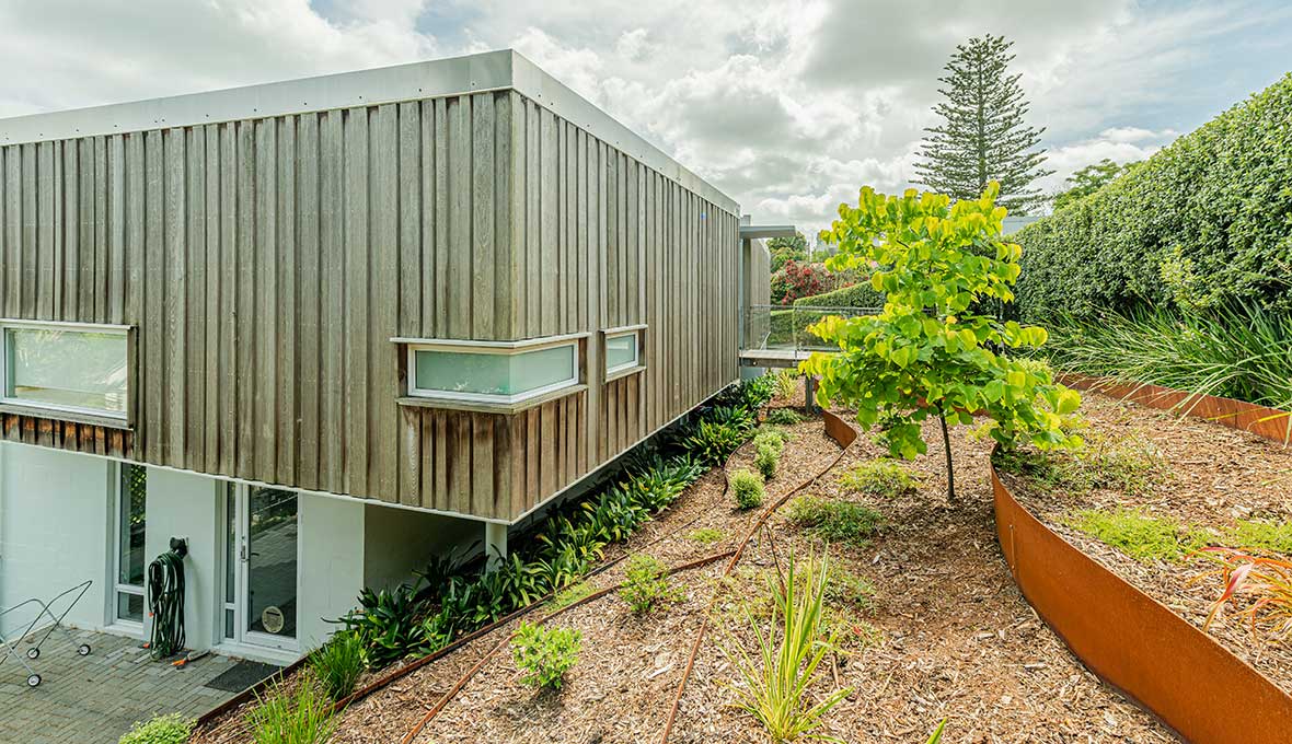Inaccessible Home Garden Transformed into a Contemporary Landscape ...