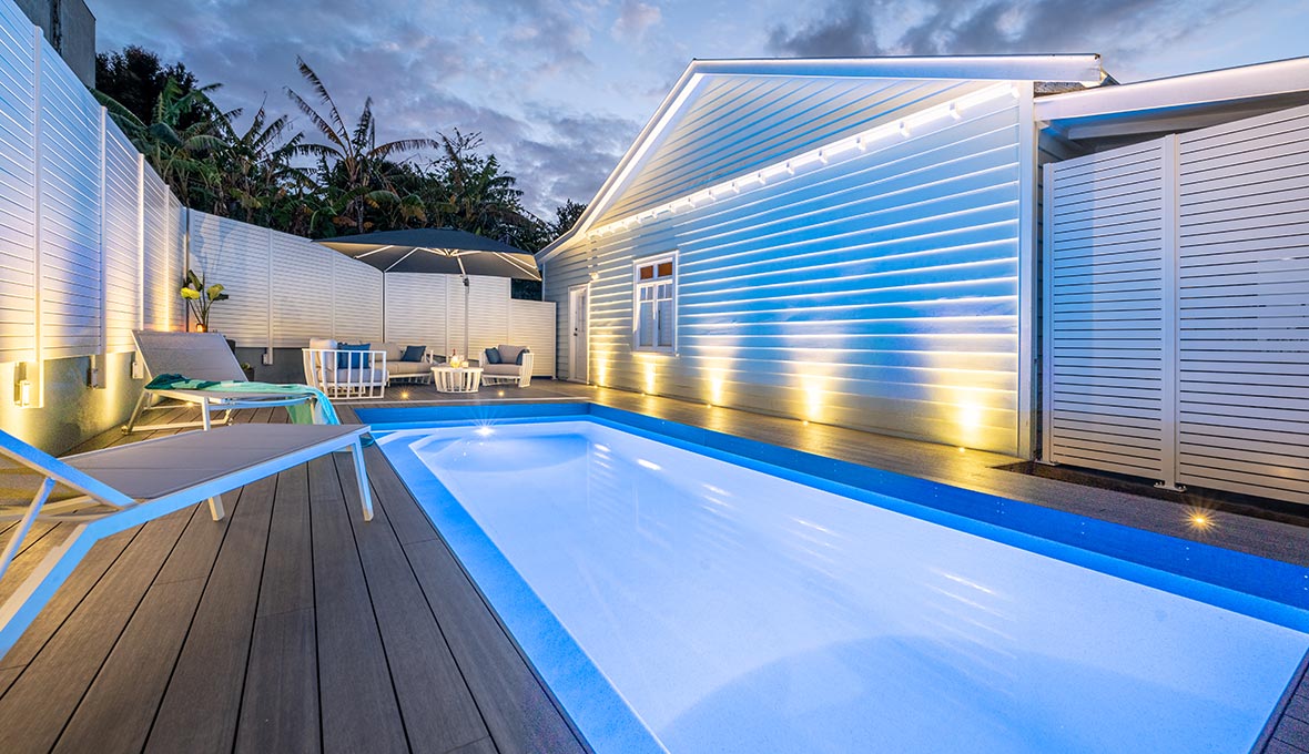 Top 5 Zones projects with awesome landscape design around the pool ...