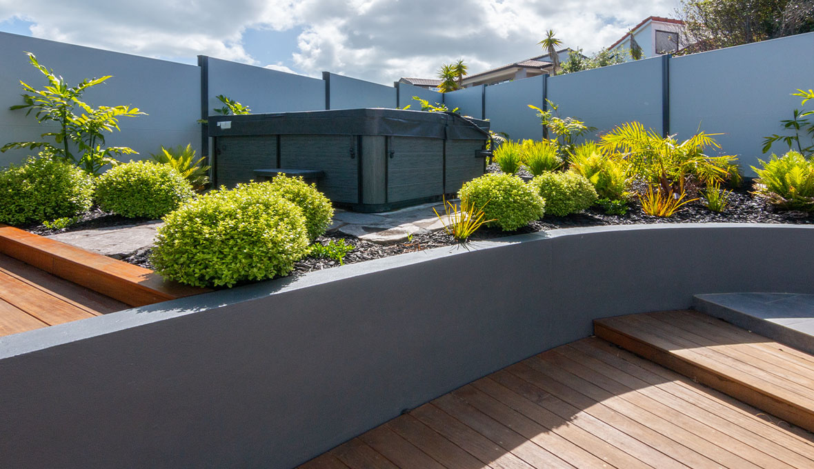 Backyard renovation in St. Johns, Auckland: A designer backyard ...
