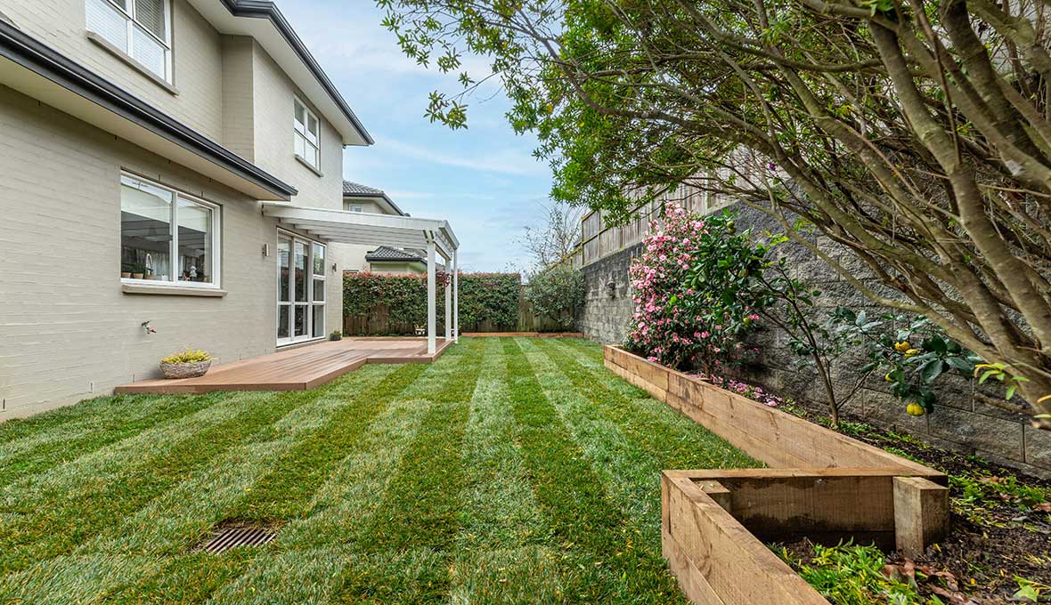 Transforming a muddy backyard into a stylish space for year-round ...