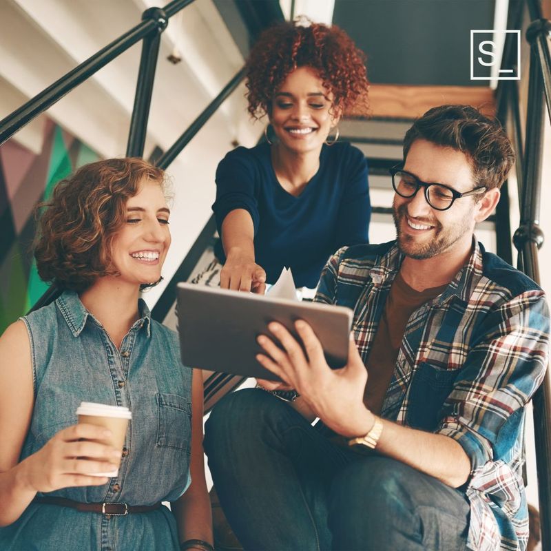 Employee onboarding videos: 20 examples, tips & templates for 2023