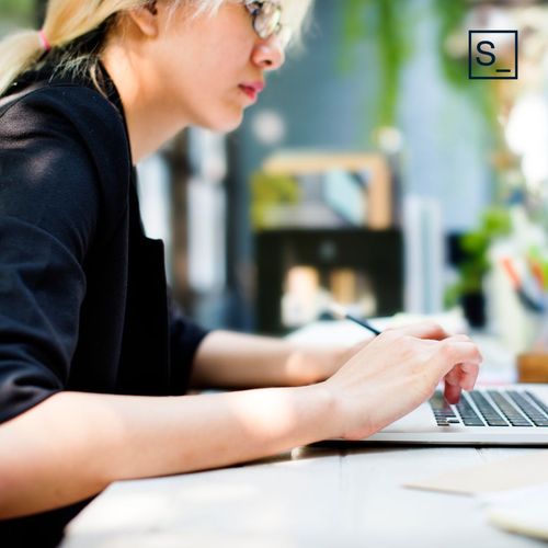 Employee onboarding videos: 20 examples, tips & templates for 2023