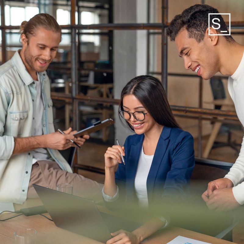 Employee onboarding videos: 20 examples, tips & templates for 2023