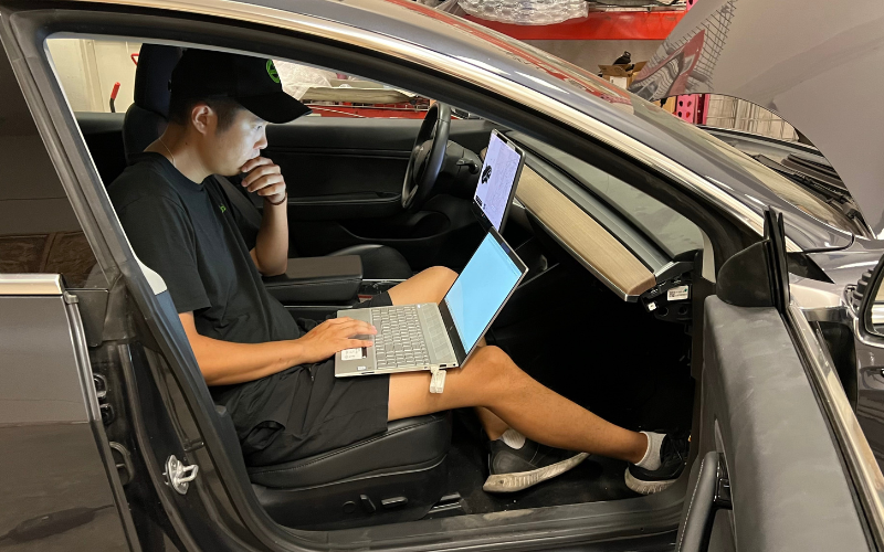 Tesla Model Y HV Battery Service at EV’s Republic
