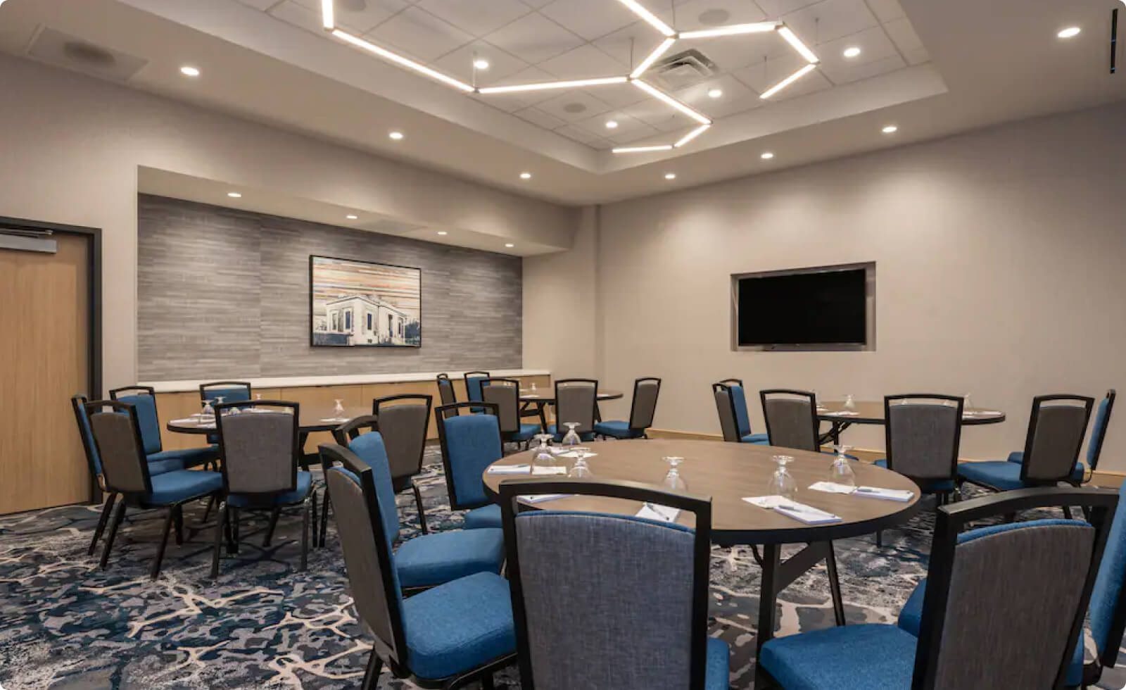 Host Your Next Event At The HGI Boston Canton