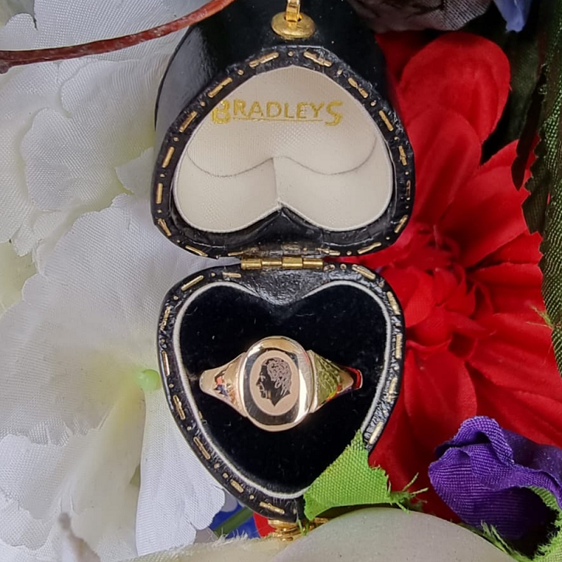 King Charles III Coronation Signet Ring in 9ct Yellow Gold | Bradley's ...