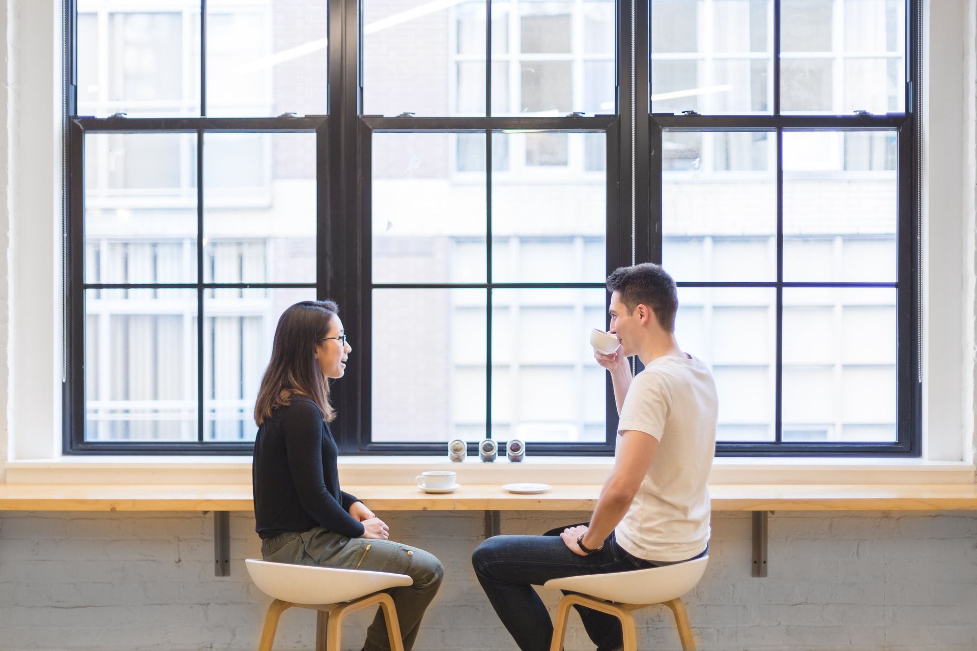 Comment écrire un bon dialogue de roman ? - edithetnous.com