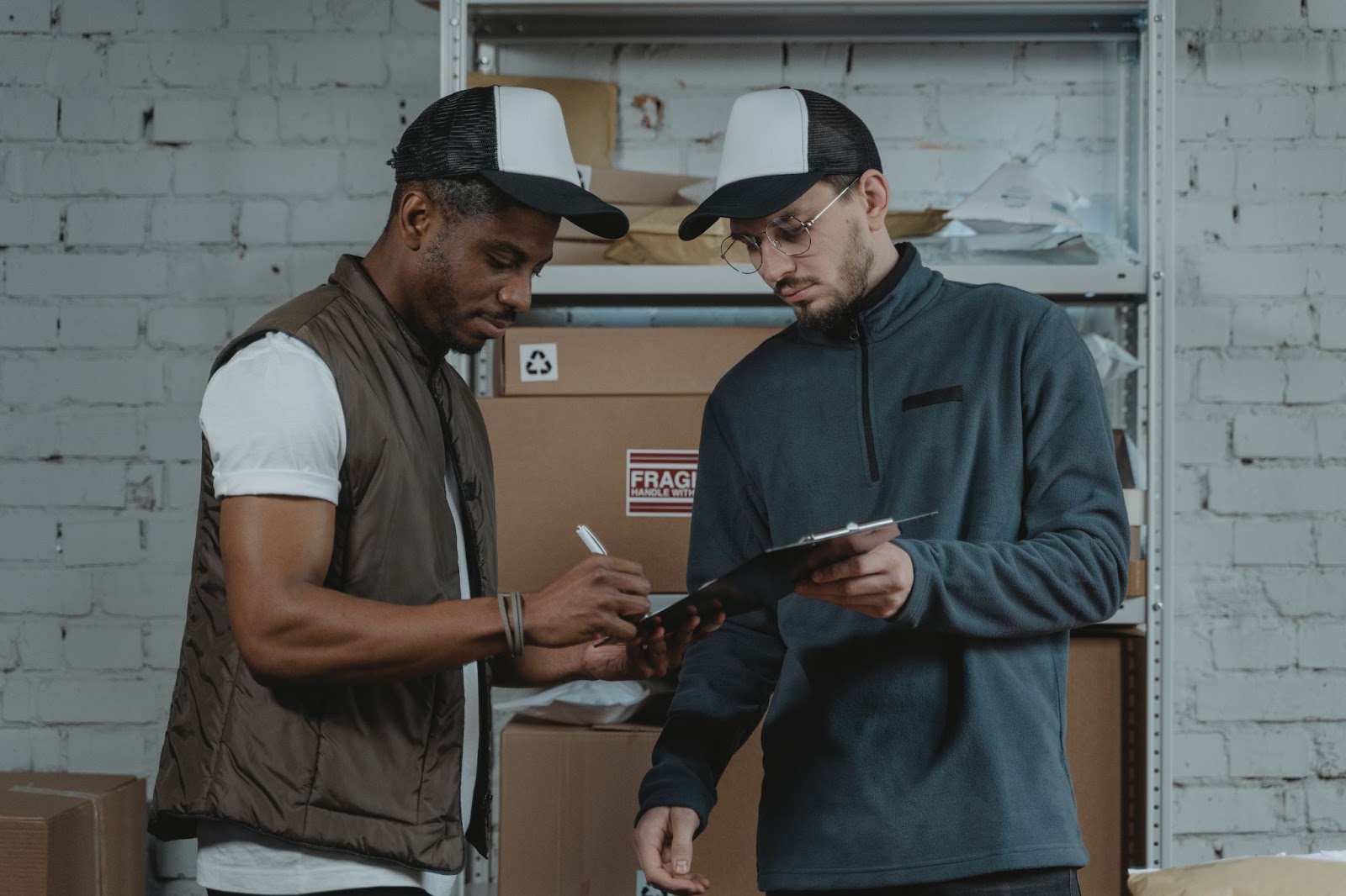 Serial number tracking in e-commerce: how it works and why it matters