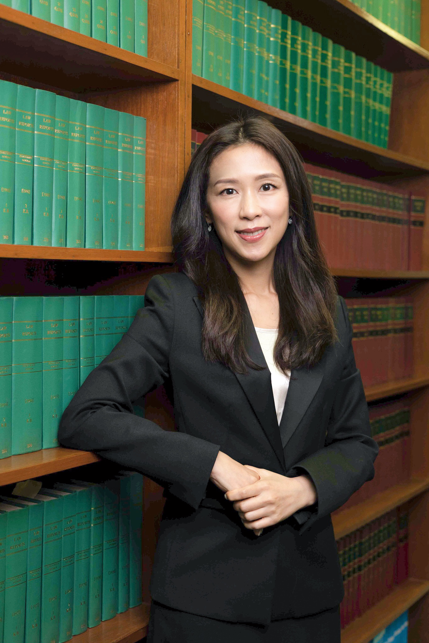 Christine C. Yip 葉箐大律師 | 601 Dina House