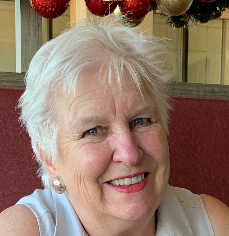 Elizabeth Vickers | Vivid Stream