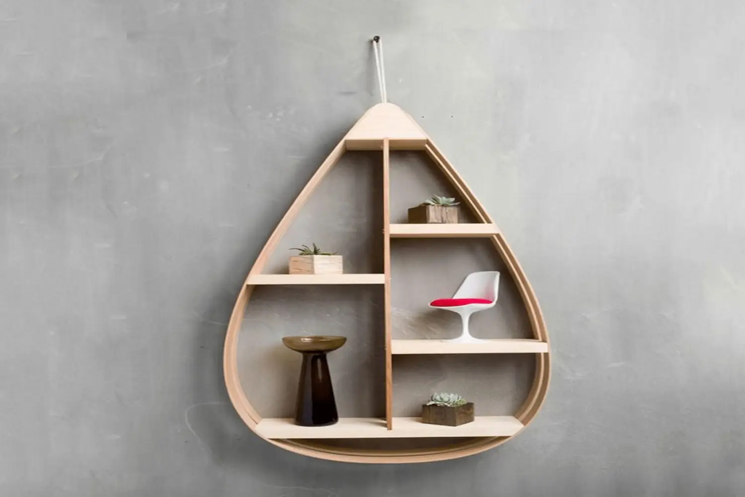 4 Smart Ideas for Decorating Your Shelves