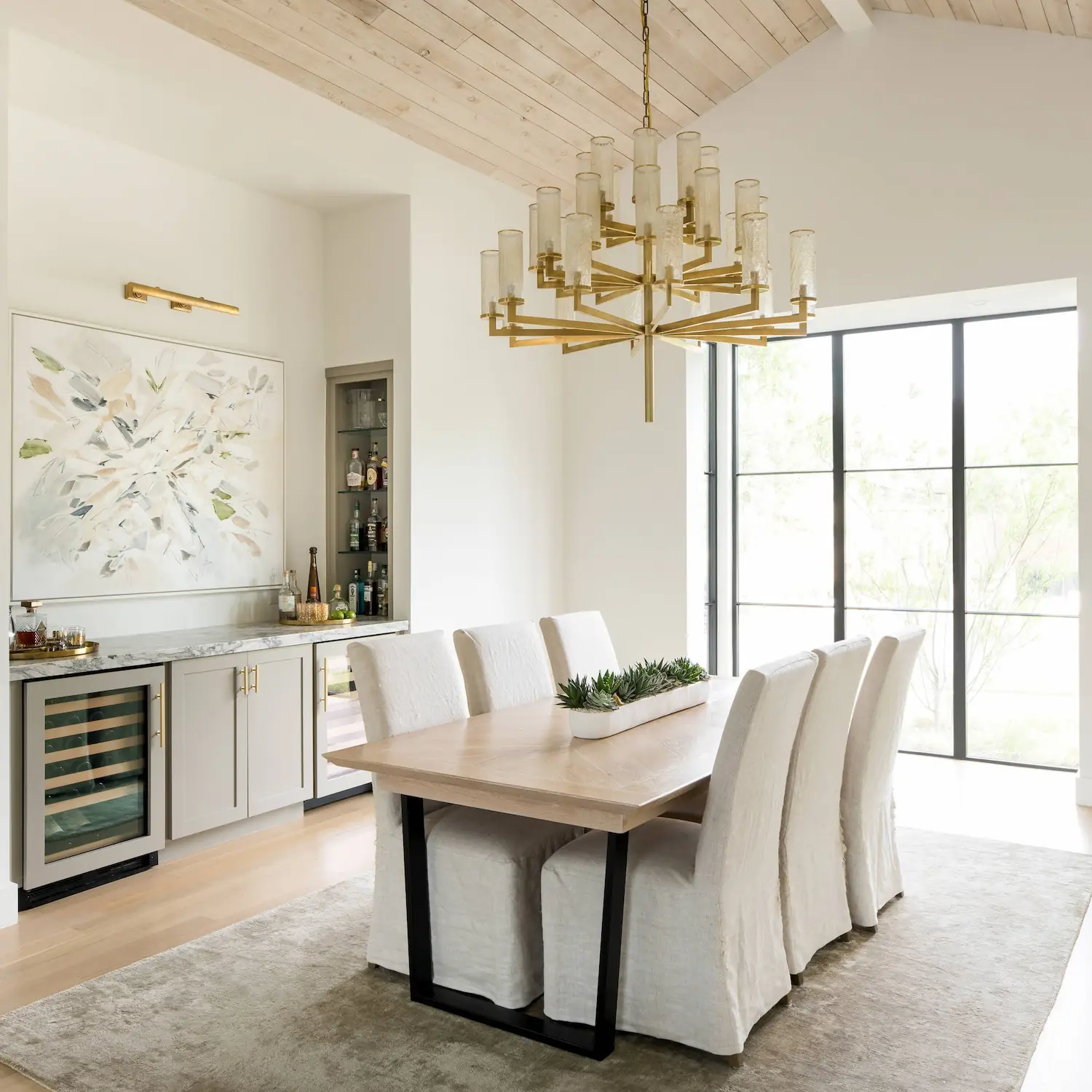Custom Luxury Fixtures: Personalize Your High-End Space
