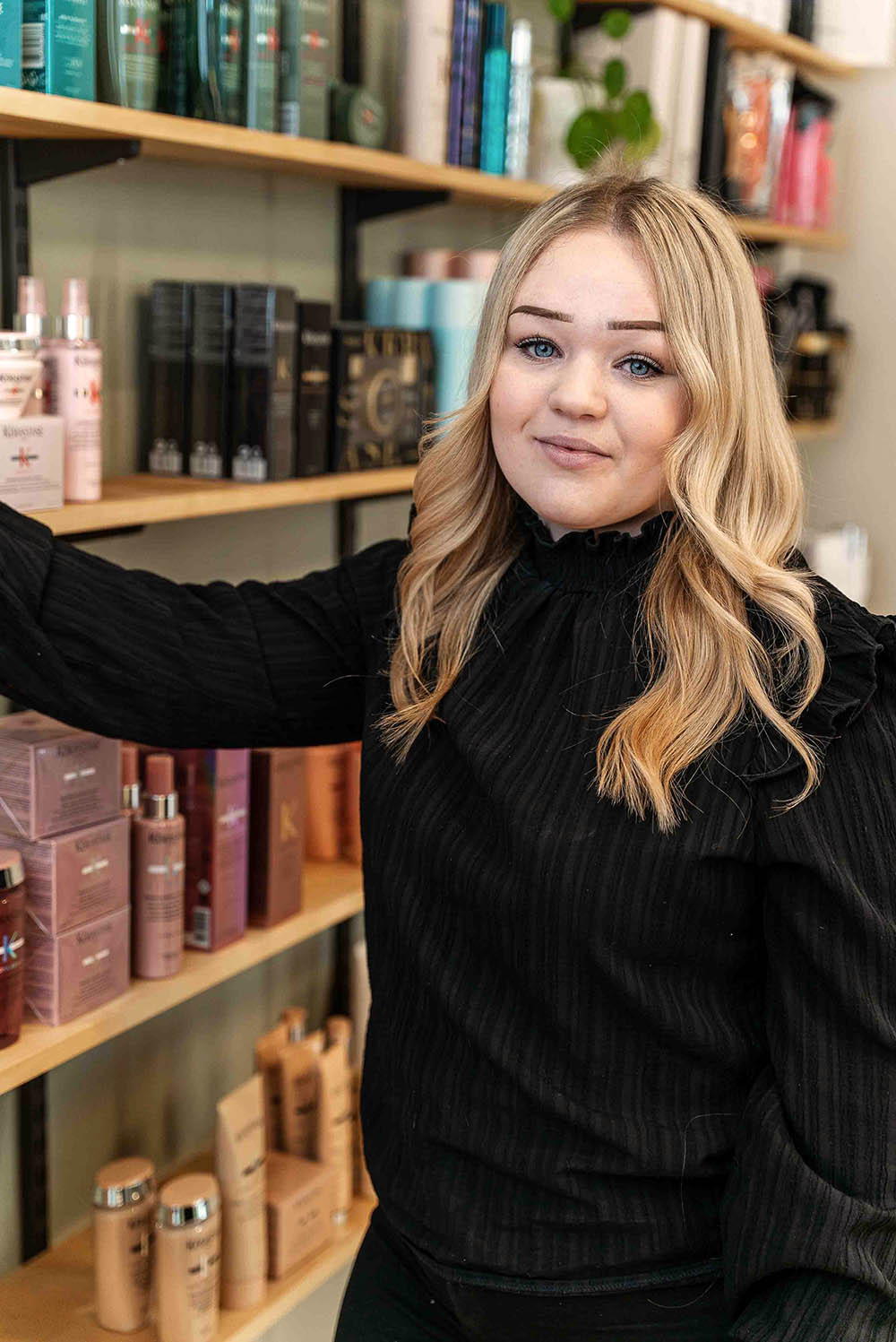 Salong Complete - Kontakt