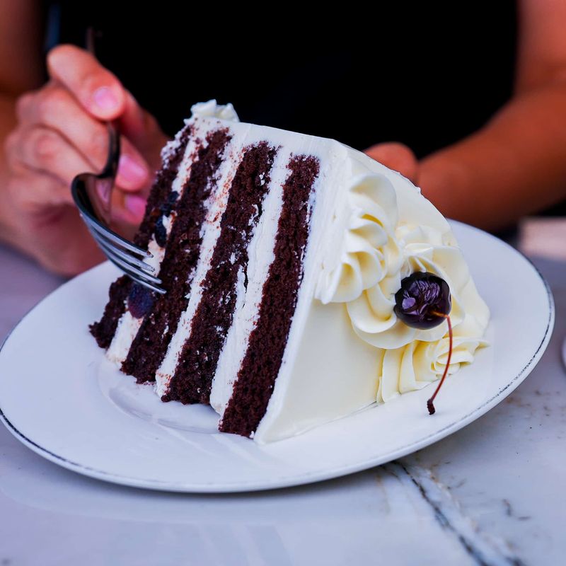 Quick Cream Cheese Frosting (only 5 ingredients!)