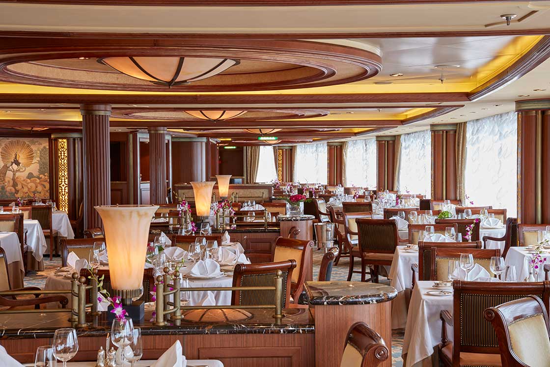 Queen's Grill | Queen Elizabeth | Luxury Cruise Club