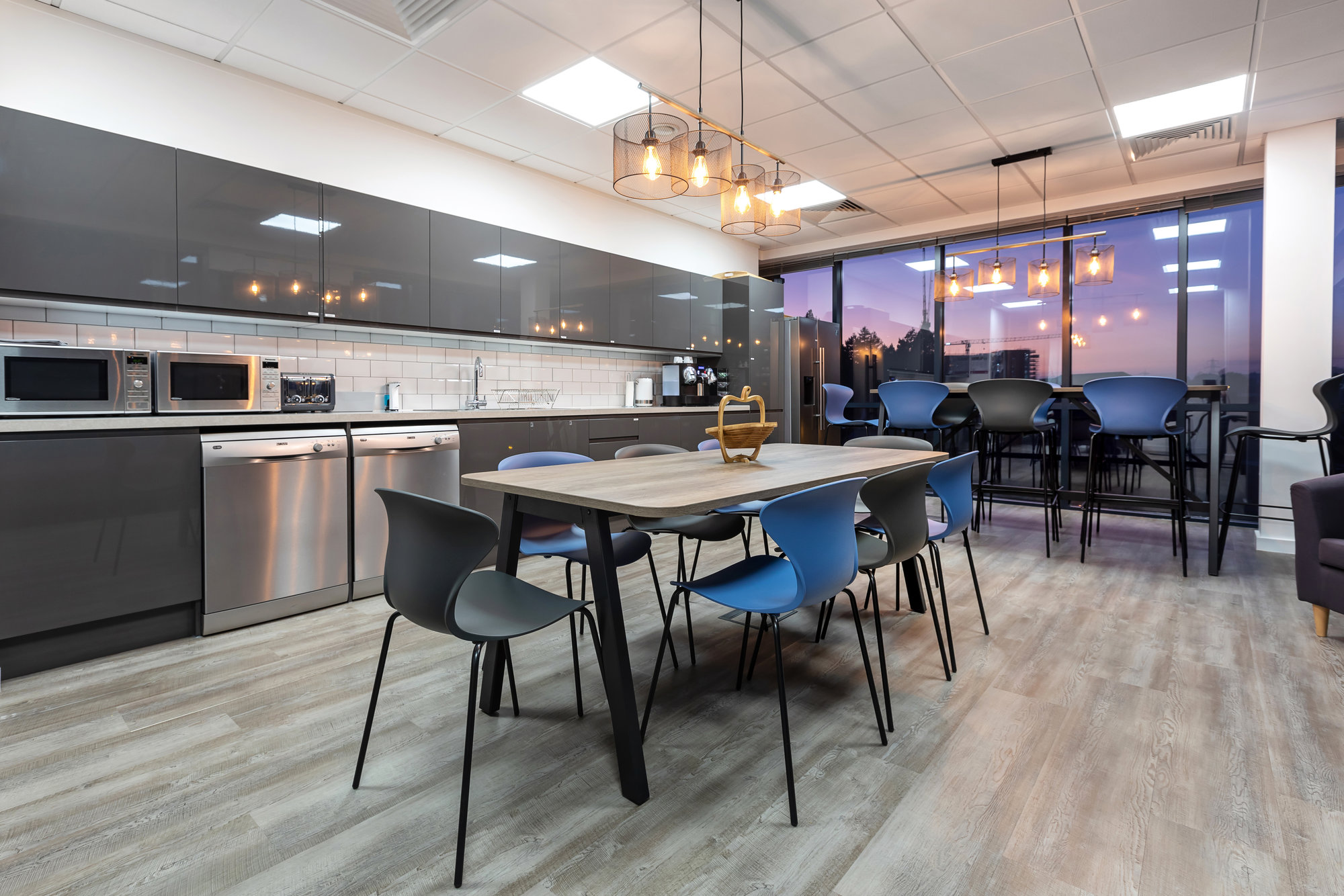 Curve Workplaces