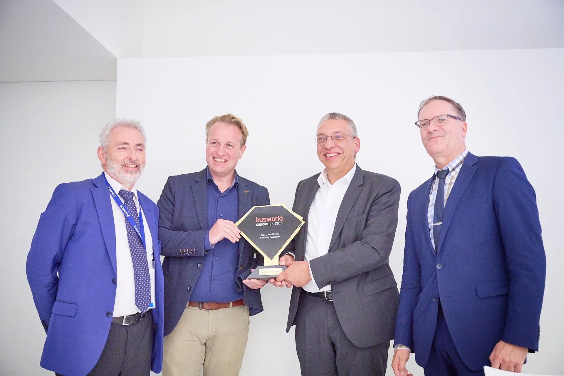 ChargePoint & TWAICE win Busworld Digital Award 2023 in the E-Mobility Management category | TWAICE