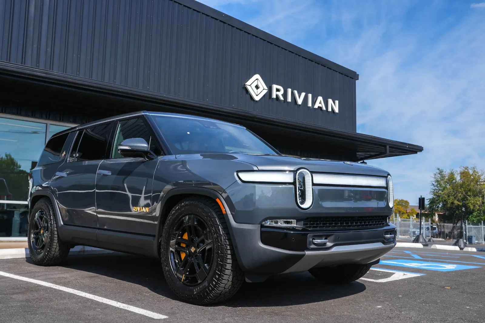 As Rivian Raises the Bar with an Interval EV Production Goal, R1T and ...