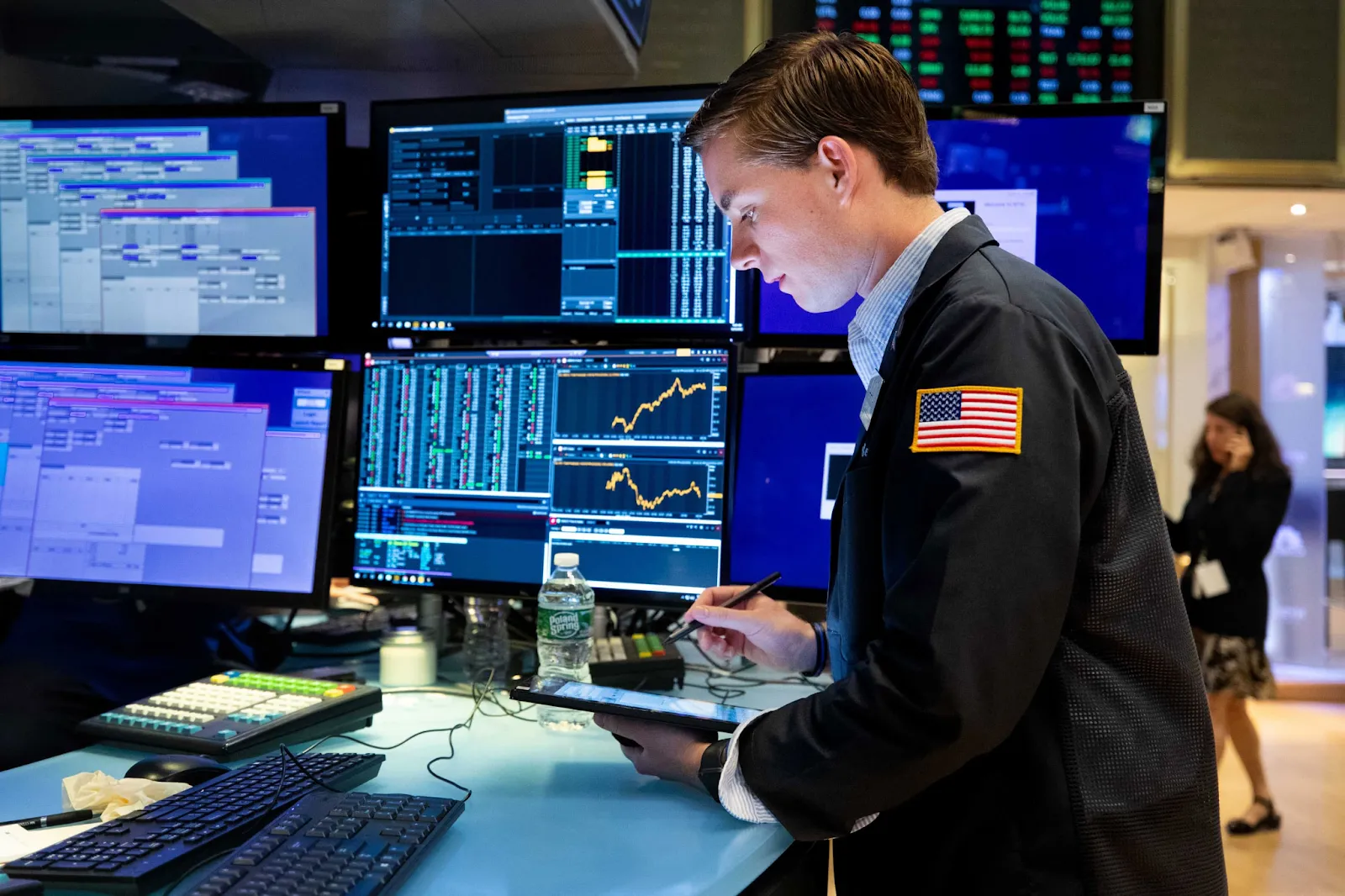 Traders Rethink Fed's Path as Yields Plunge Most Since 2008.