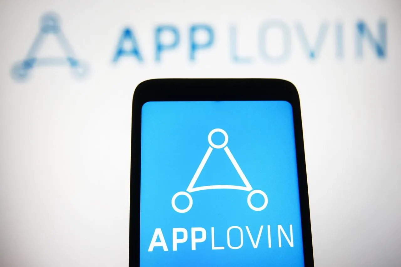 Applovin Stock Roars As Analyst Sees An Edge From Ai In Struggling ...