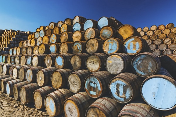 Know Your Casks: The Differences Between Hogsheads, Butts, Barrels and ...