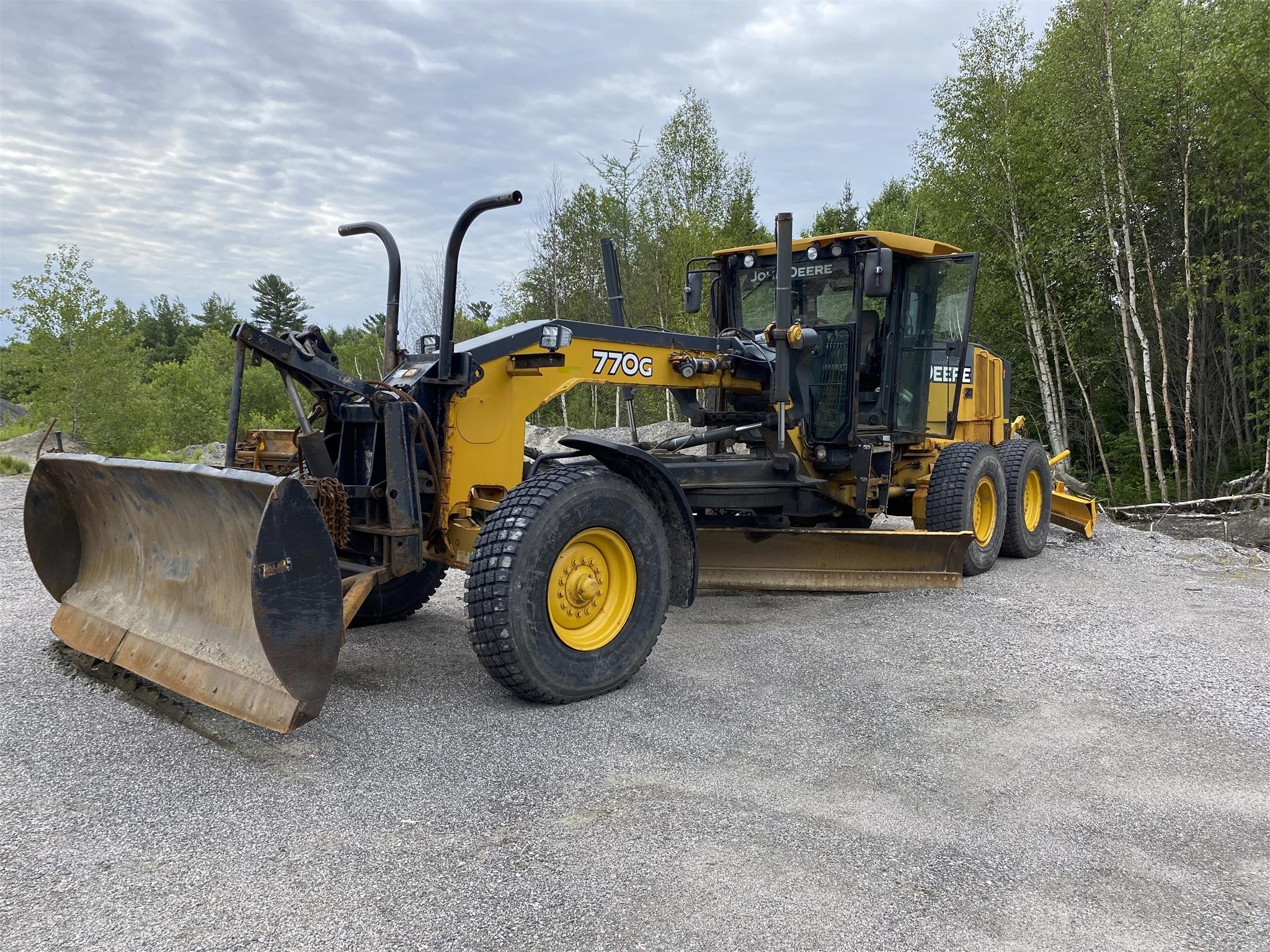 Used Motor Grader Buying Guide: How to Choose the Right One