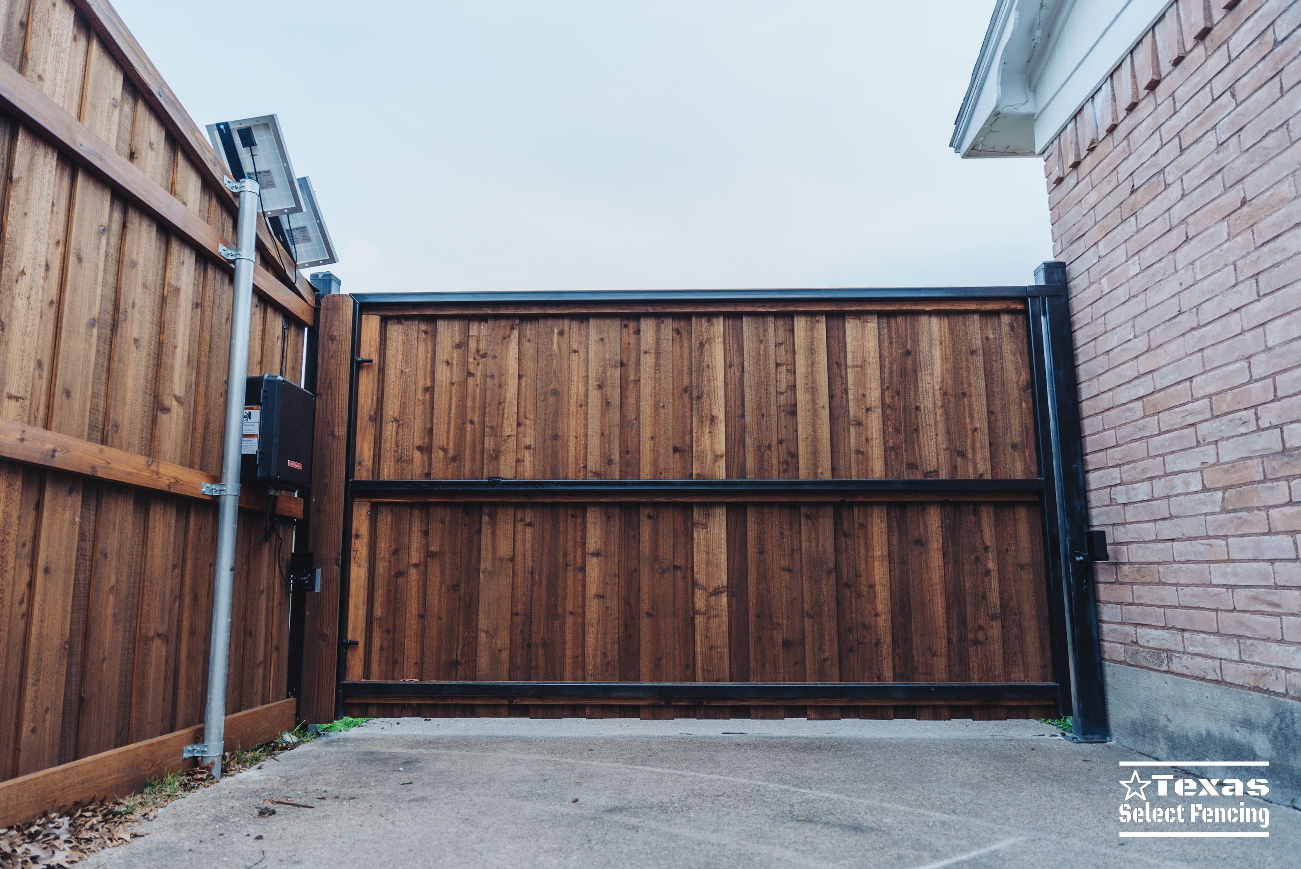 Dallas Gate Company - Driveway Gates, Gate Openers & More