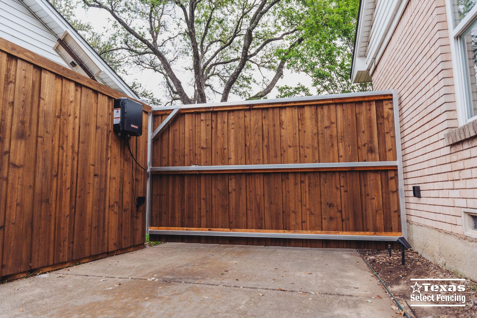 Dallas Gate Company - Driveway Gates, Gate Openers & More