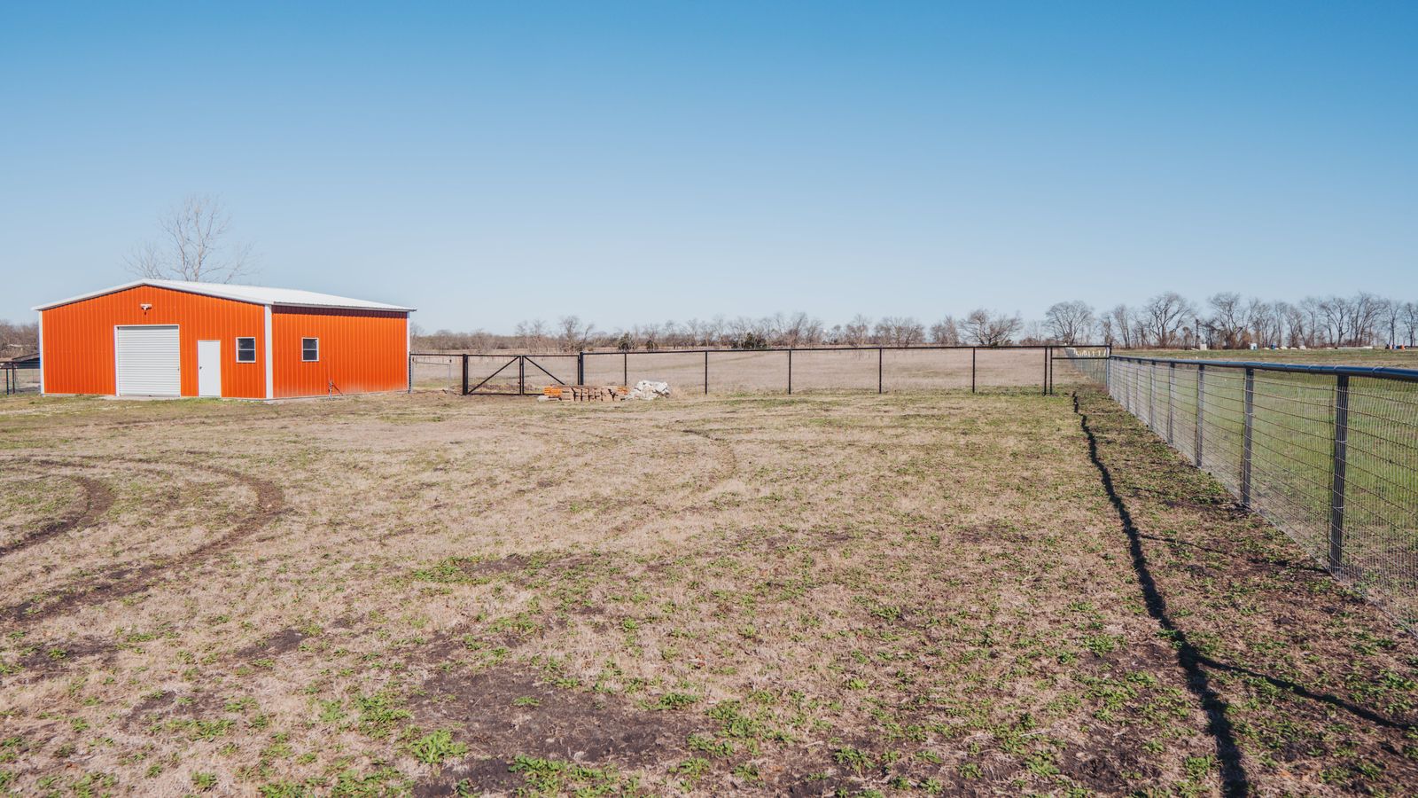 Pipe Fence Installation - Dallas-Fort Worth