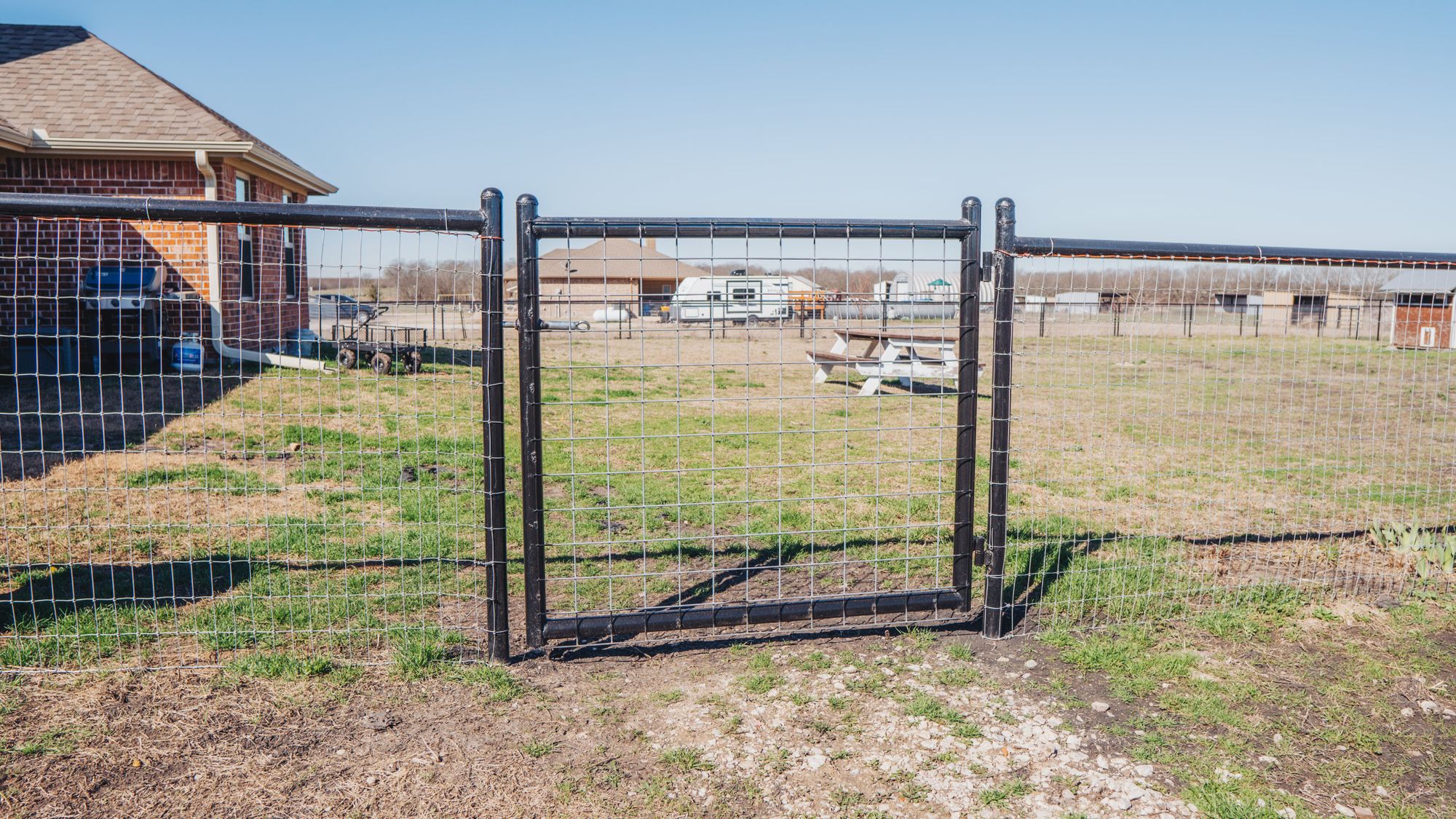 Pipe Fence Installation - Dallas-Fort Worth