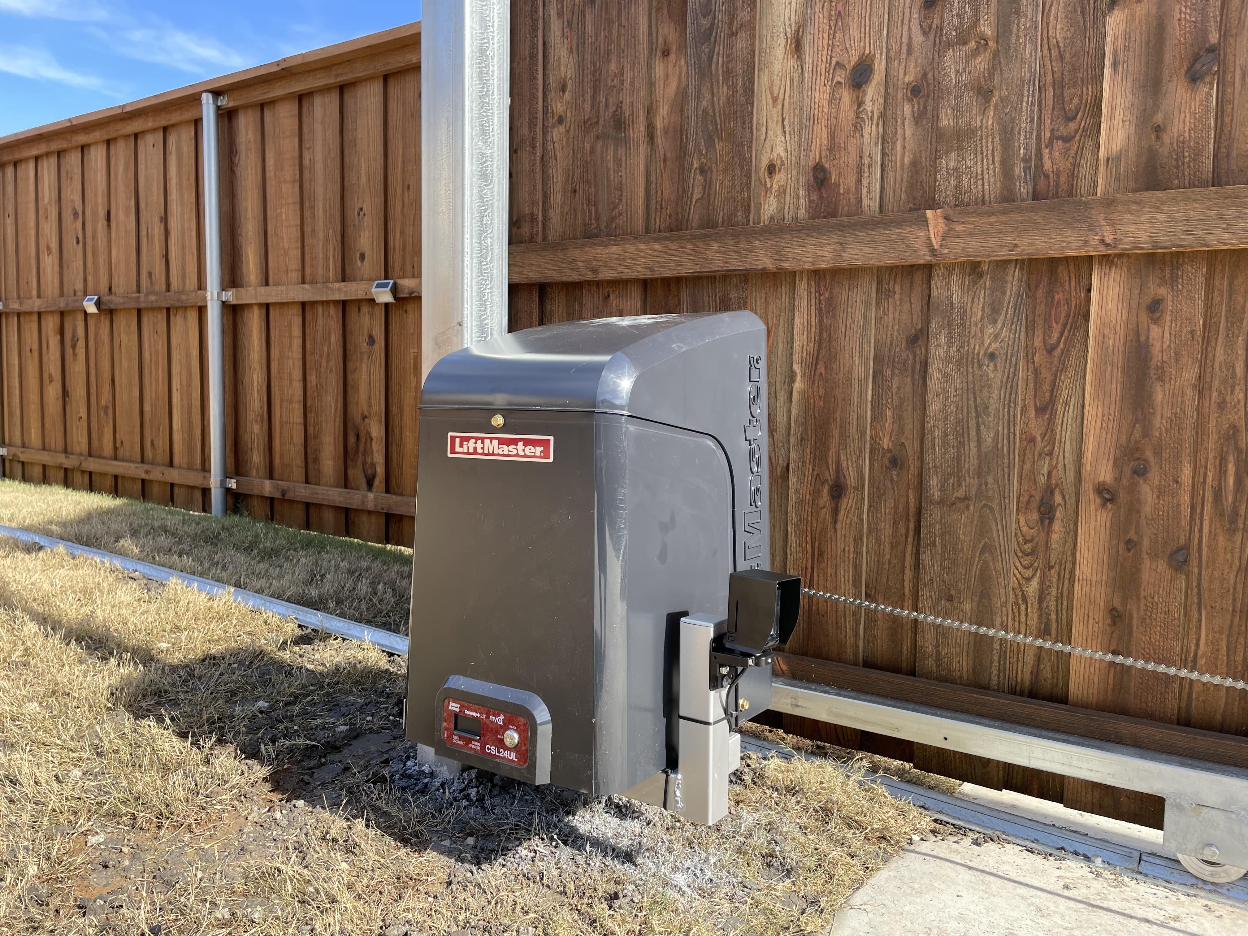 Solar Powered Sliding Driveway Gate Frisco - Texas Select Fencing