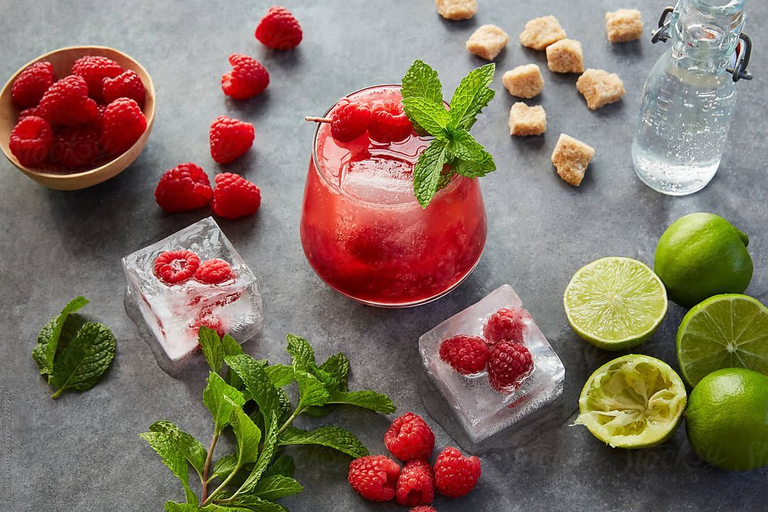 How to Make Custom Ice Cubes • Partytrick Blog