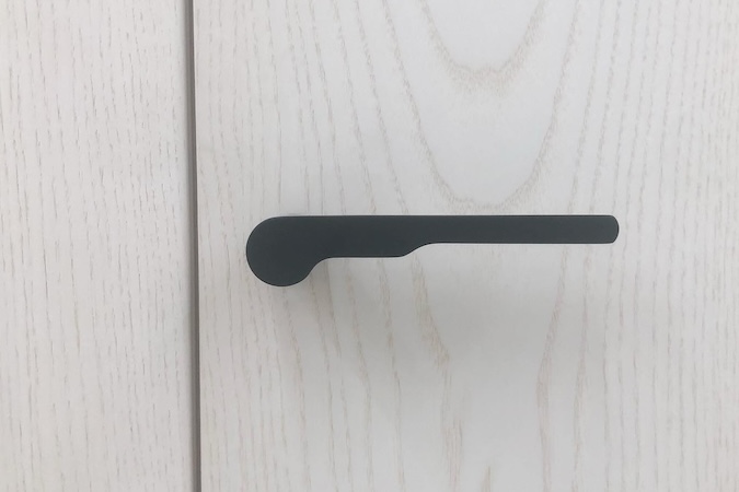 New minimalistic hardware for frameless doors by Verum | Angelbau