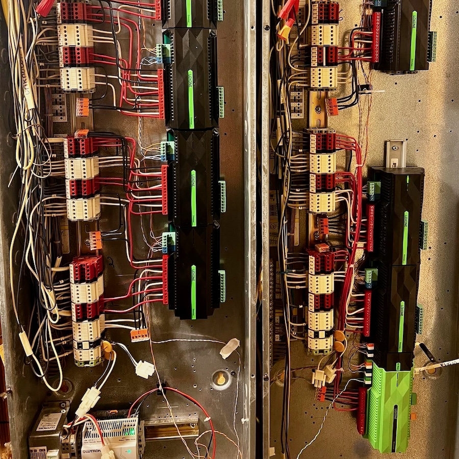 Exceptional architecture with smart home automation wins buyers | Angelbau