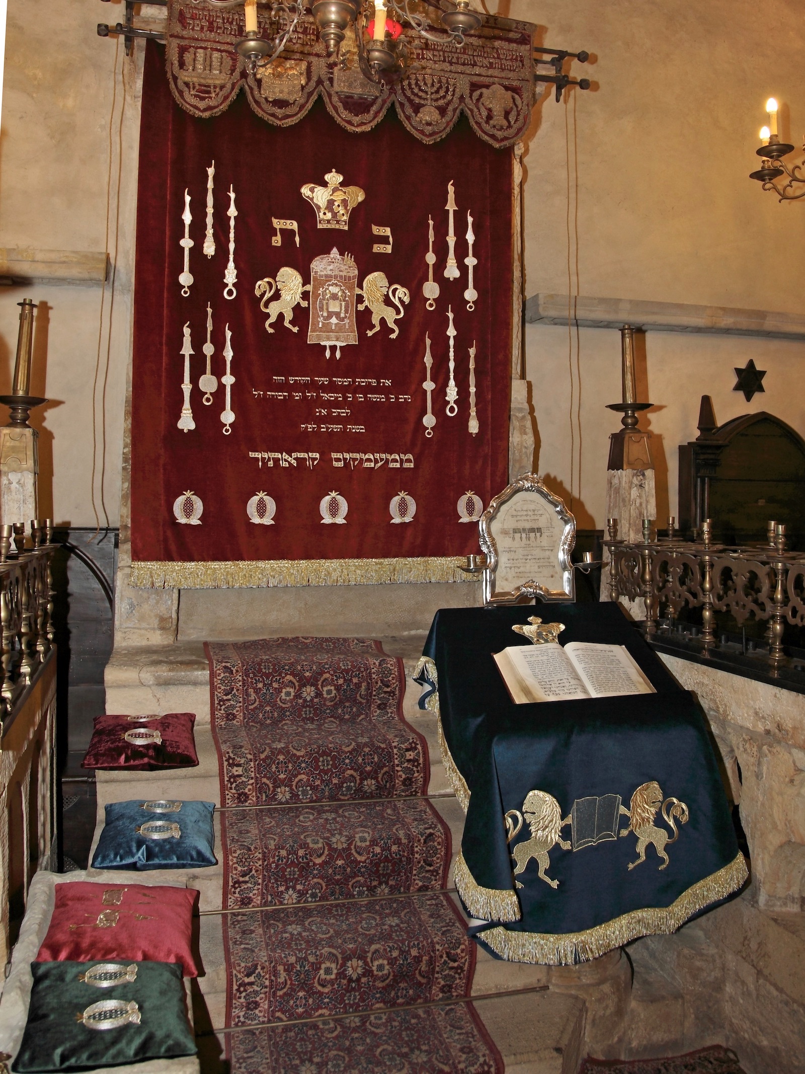 Synagogues • Mark Podwal