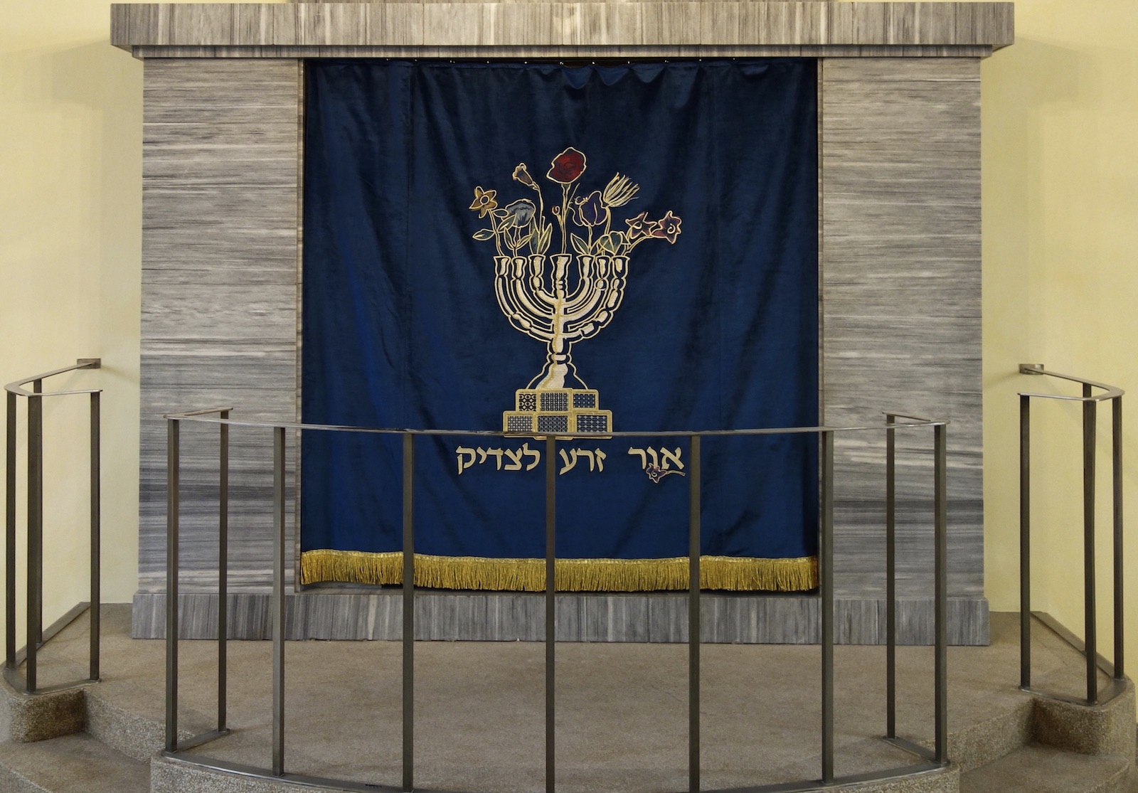 Synagogues • Mark Podwal