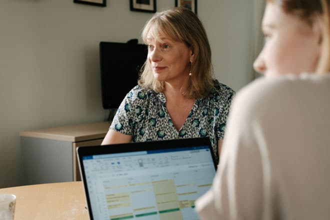 The CES Guide to: Working with Peer Researchers