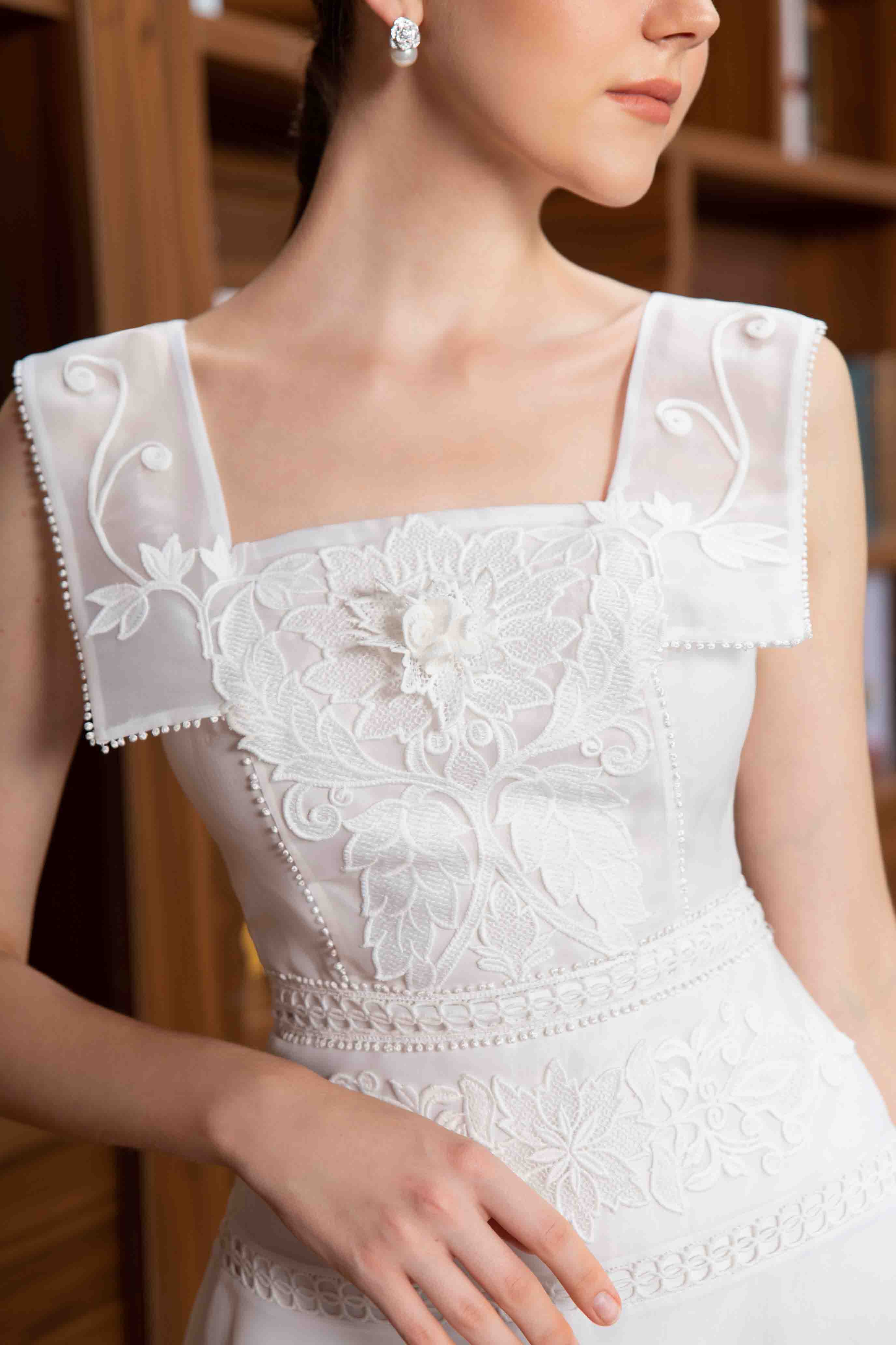 Long Organza skirt with white lace layout | Dresses | Pre-fall 2020 | HA THONG