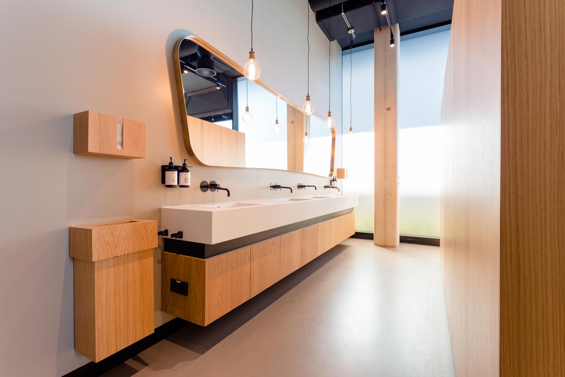 Teamwork interiors | project | PVH Campus