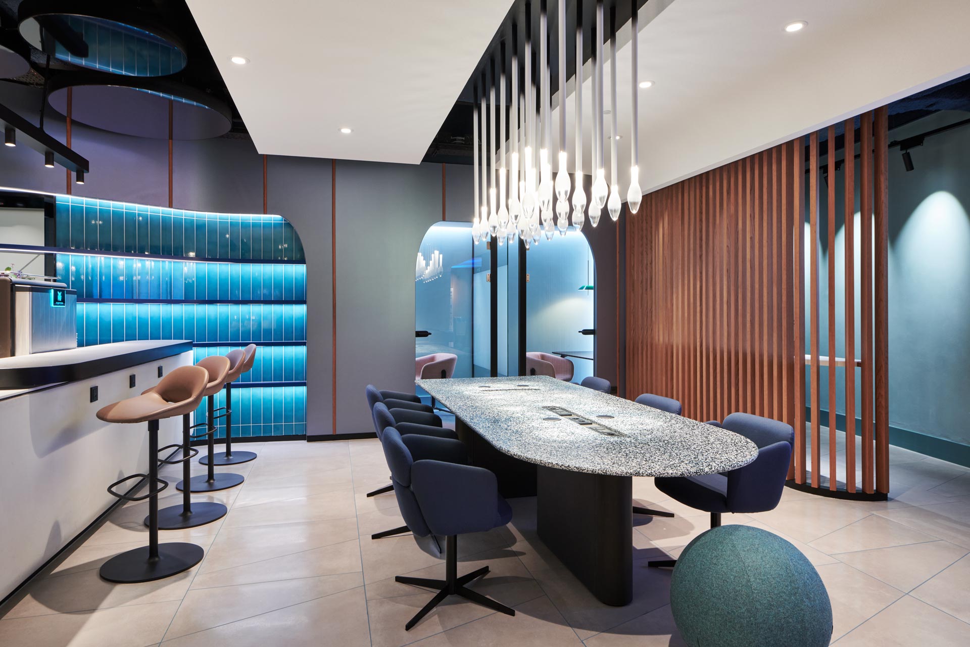 Teamwork interiors | project | Schiphol Privium Lounge