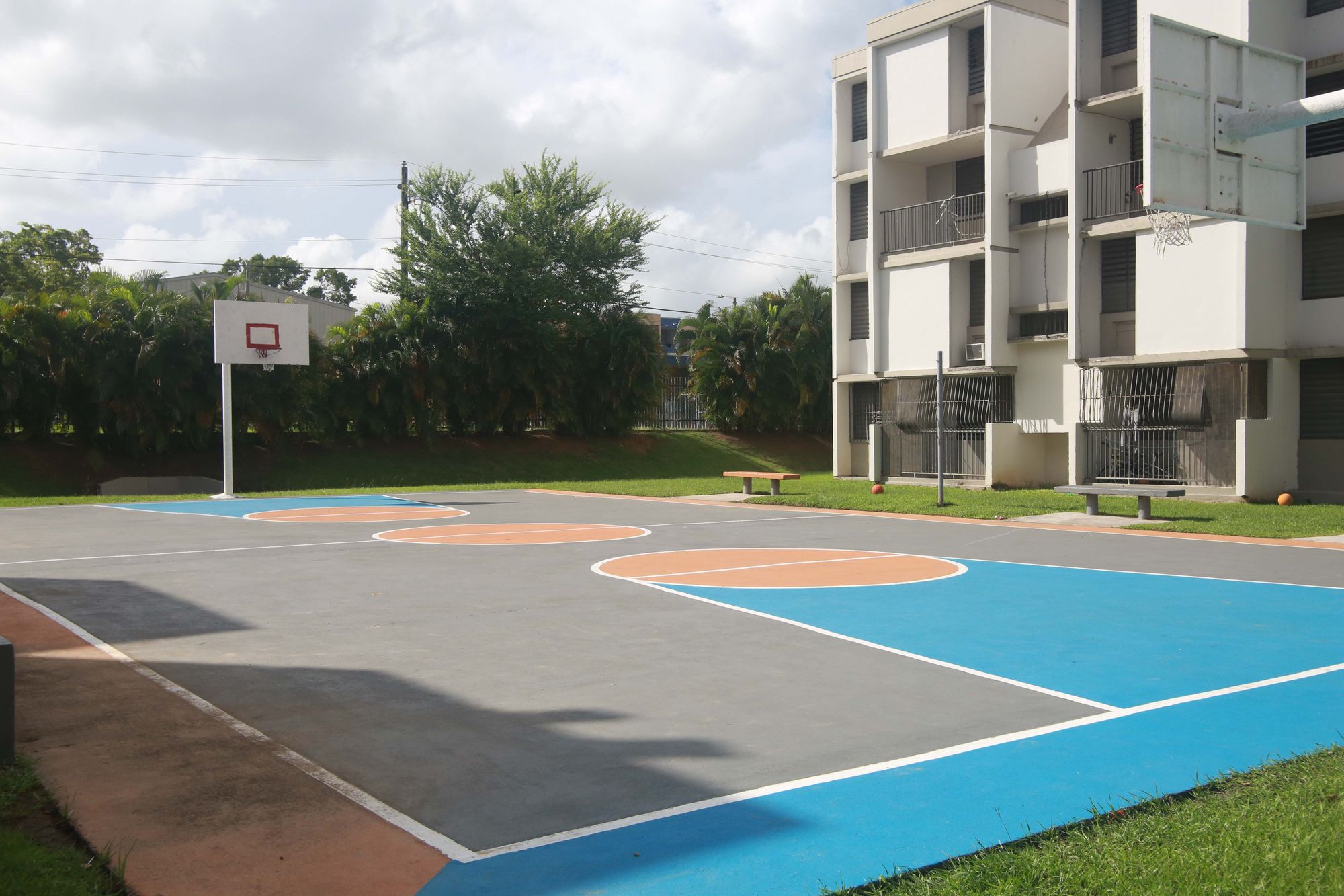 LOS LAURELES - BLANCO PROPERTIES