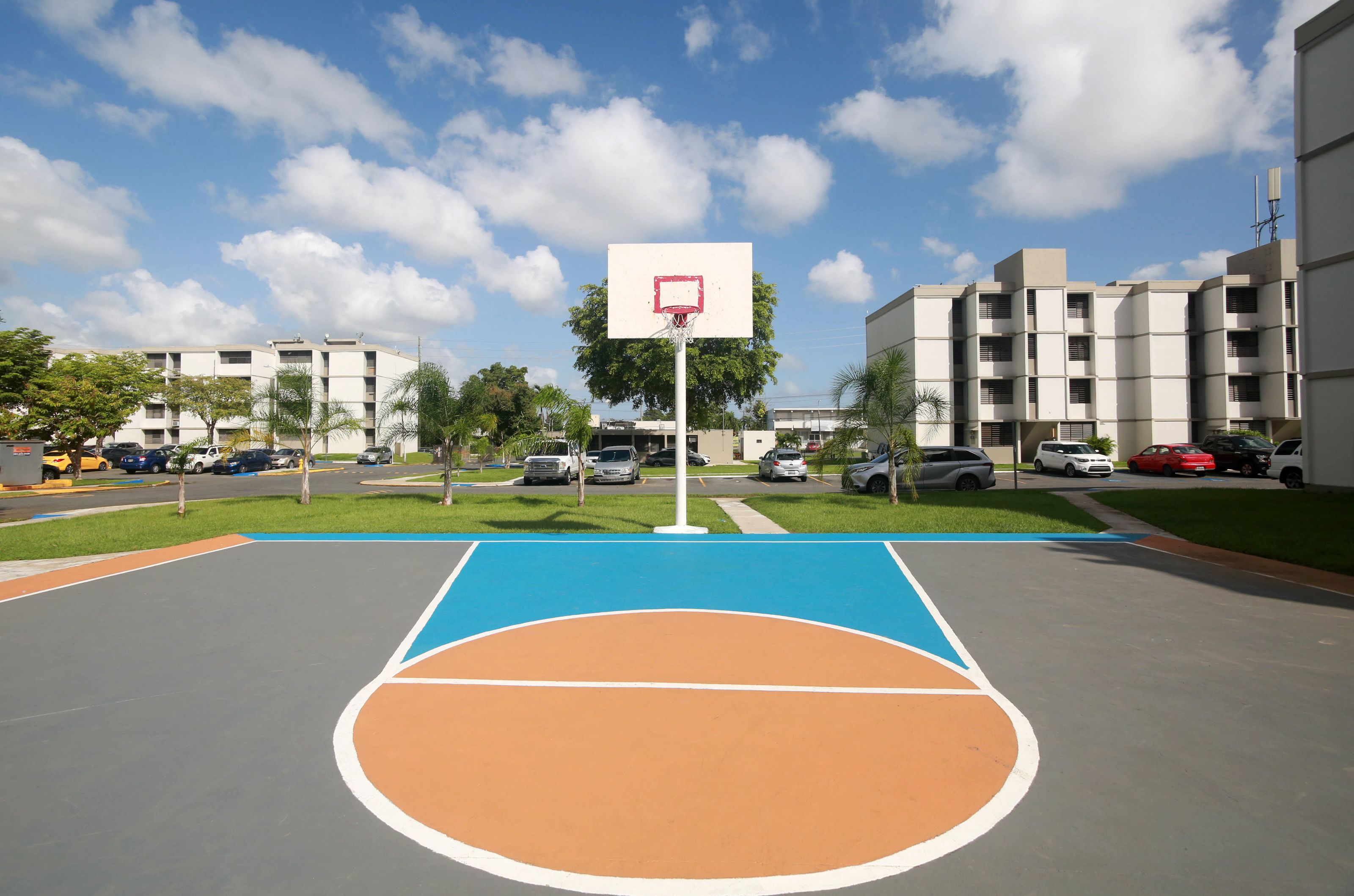 LOS LAURELES - BLANCO PROPERTIES