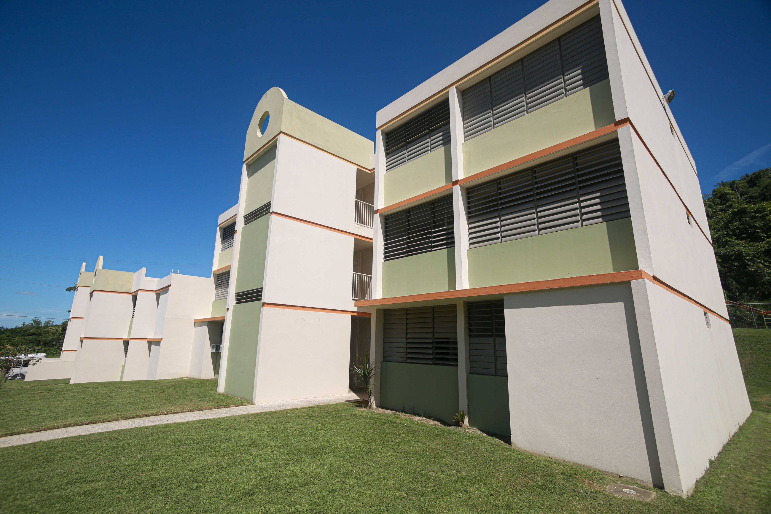 VISTA LINDA APARTMENTS - BLANCO PROPERTIES