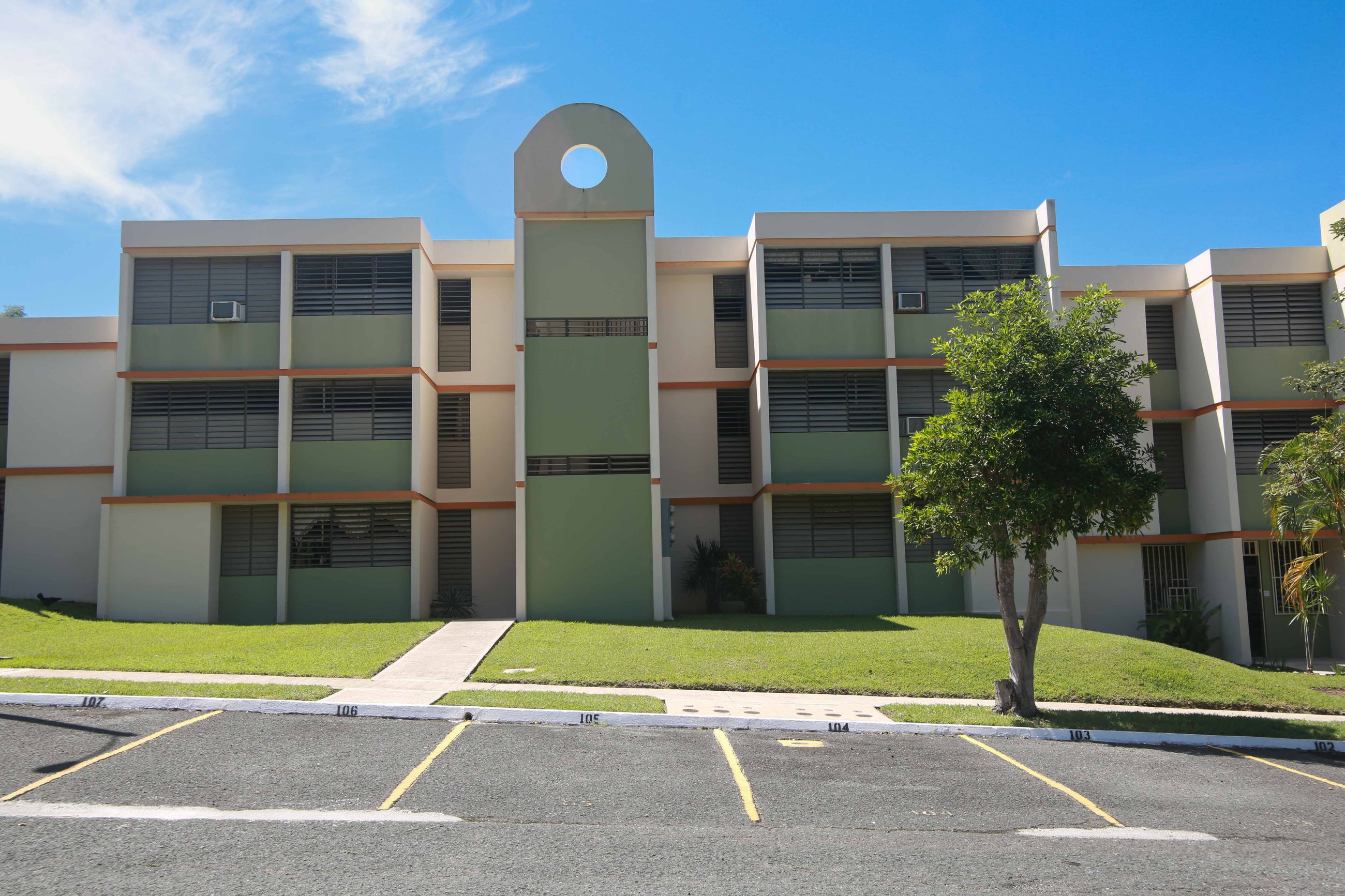 VISTA LINDA APARTMENTS - BLANCO PROPERTIES