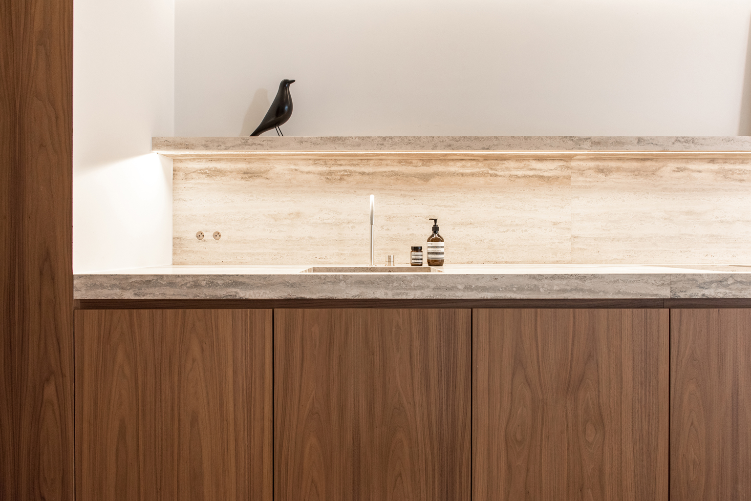 Travertine Countertops Pros and Cons: A Comprehensive Guide