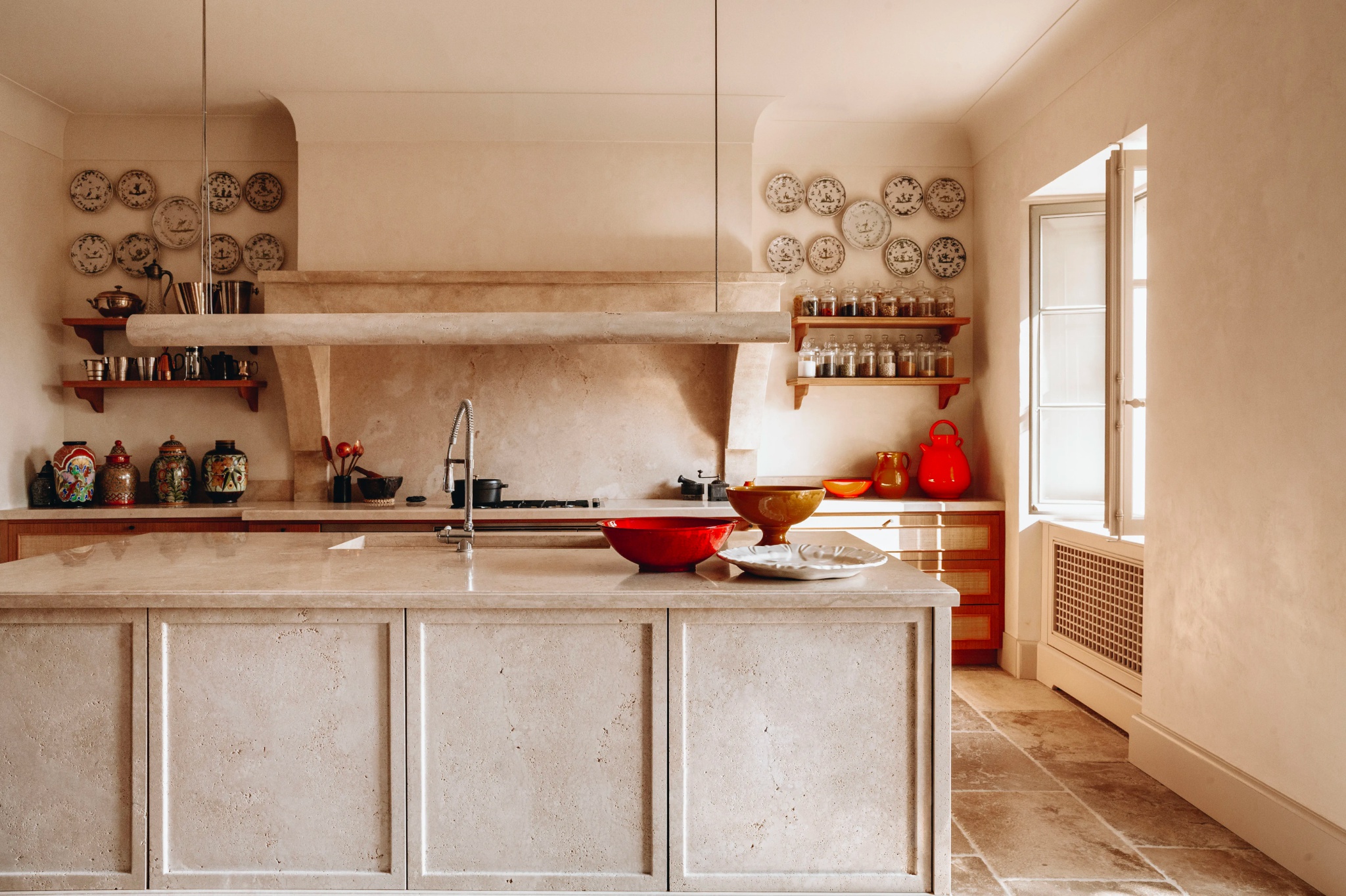 Travertine Countertops Pros and Cons: A Comprehensive Guide