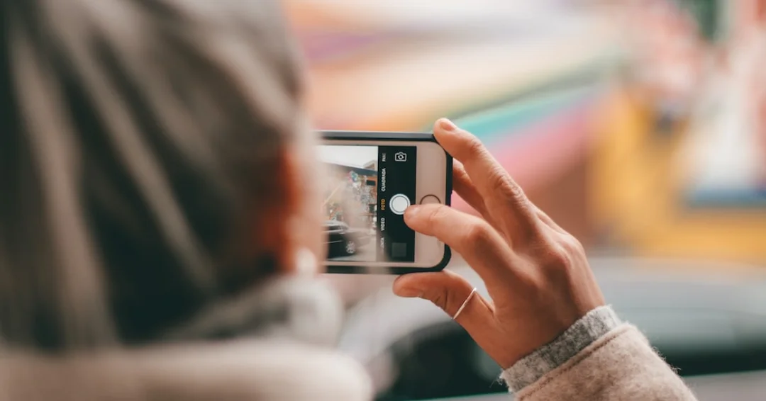 How To Take A Photo On Instagram: 6 Tips & Tricks