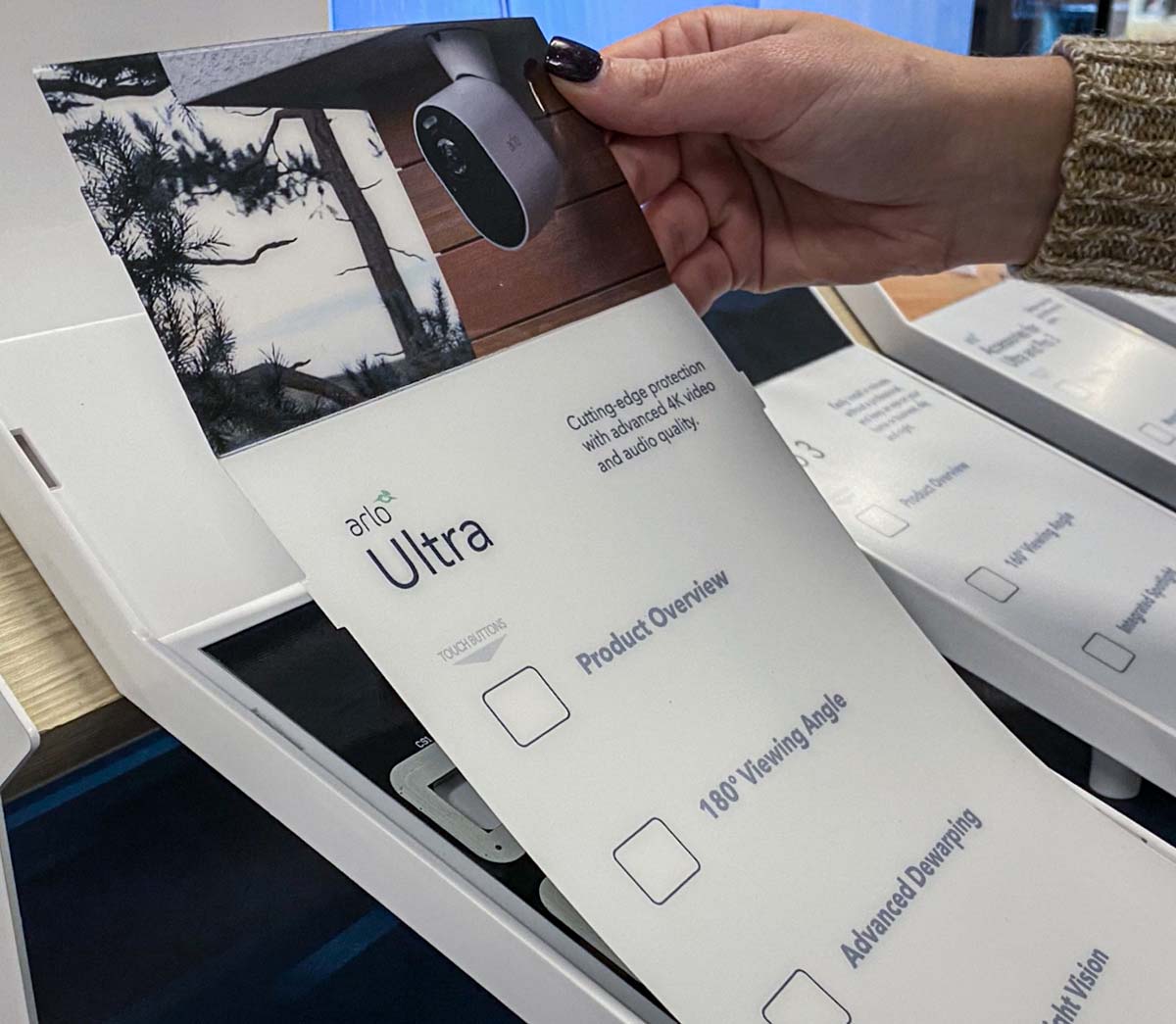 Explore the cutting edge touchless display built for Arlo