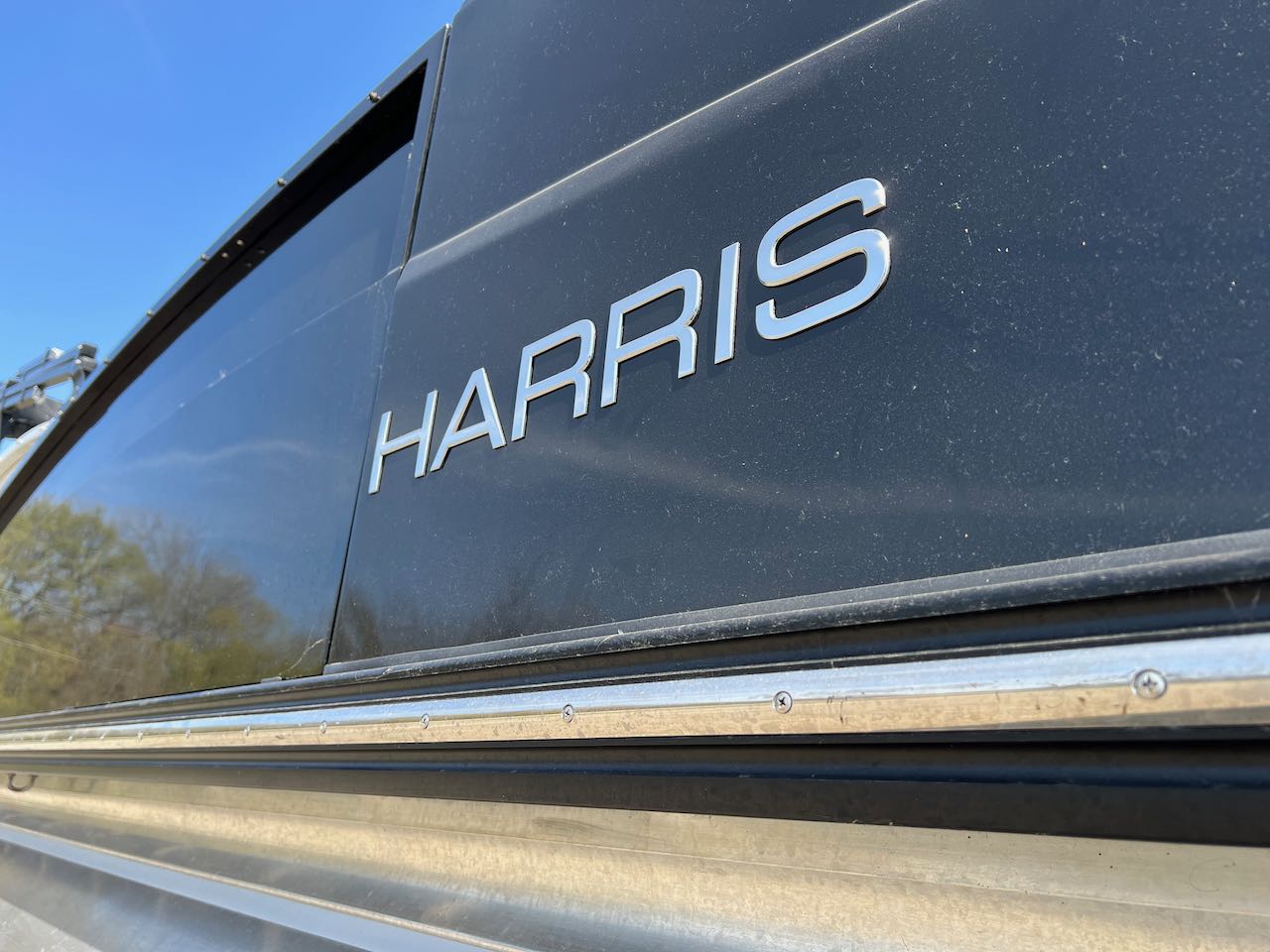 Harris Crowne SL 250 Tritoon | 2018 - 4283 | Redline Watersports