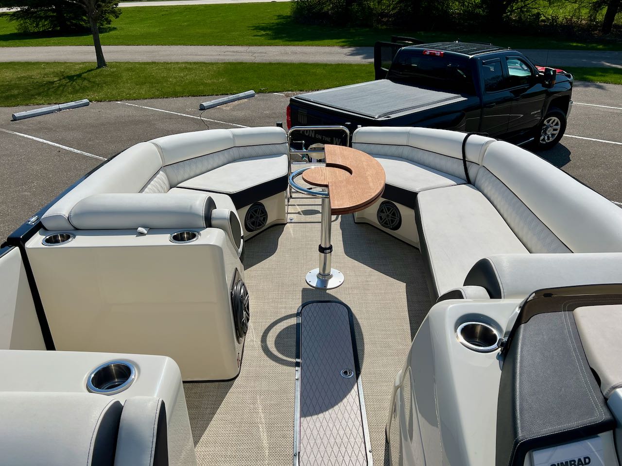 Harris Crowne SL 250 Tritoon | 2018 - 4283 | Redline Watersports